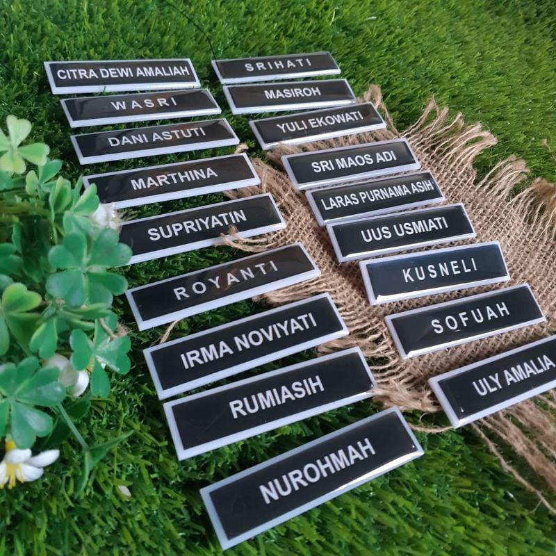 Jual Nametag Dada | Papan nama dada | Nametag Hologram | papan nama ...