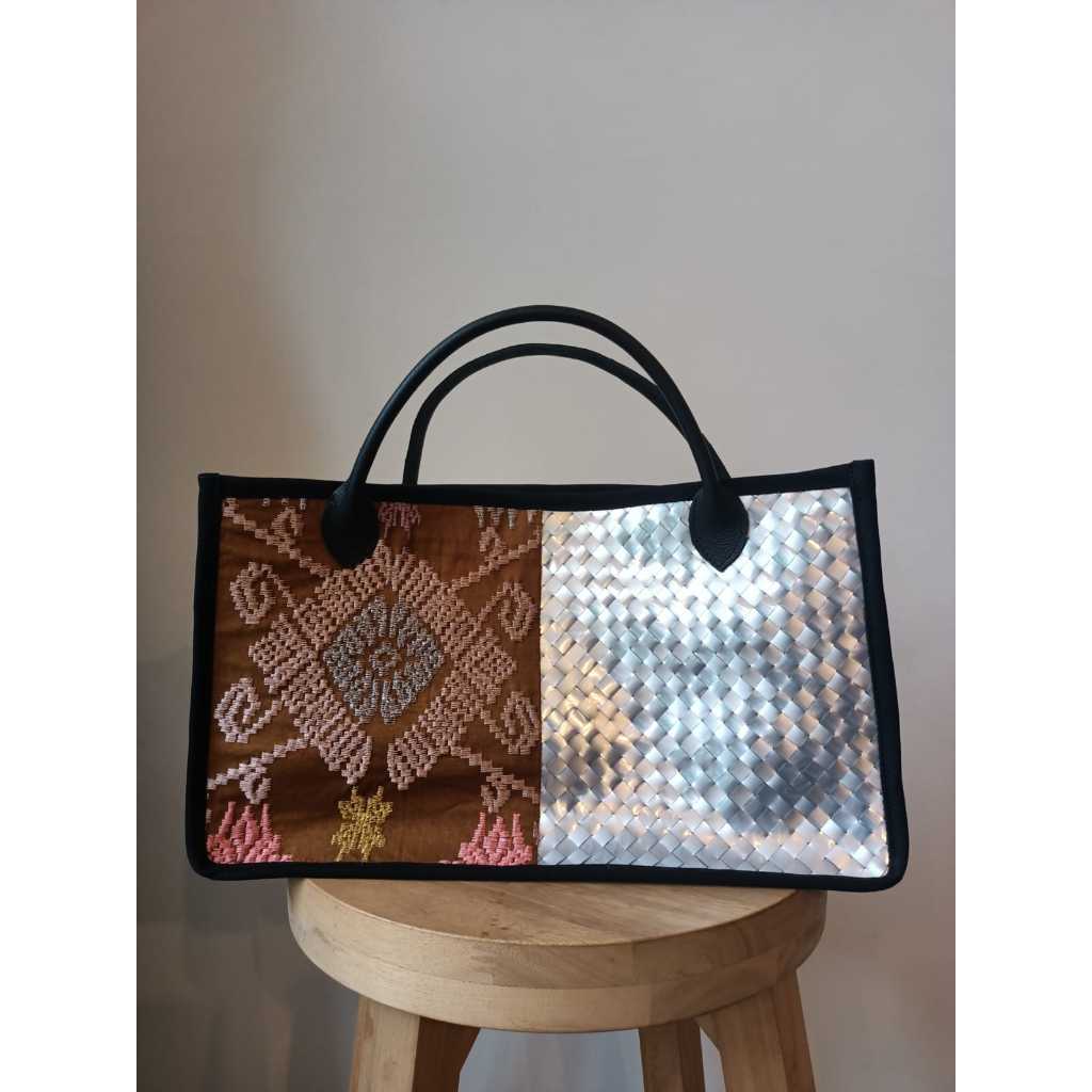 Jual Bella Tenun Bali - House Of Inang - Tas Upcycle / Ecobag / Tas Daur Ulang Recycle | Shopee ...