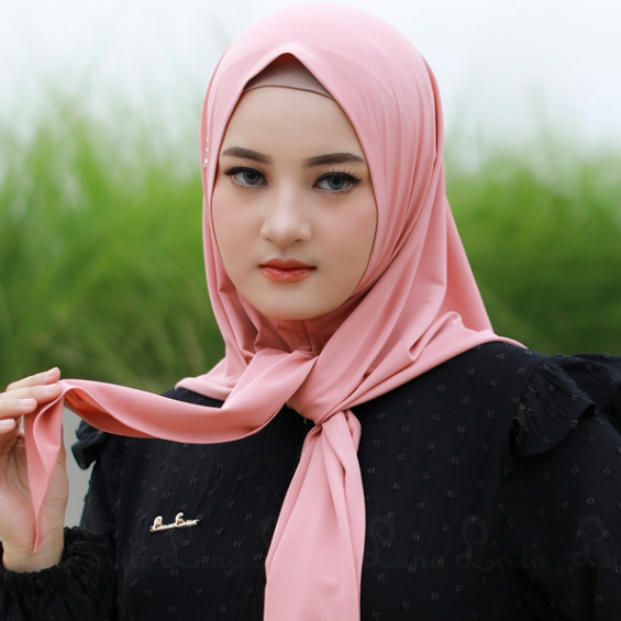 Jual Melliza Hijab Segitiga Instan Viral Linalivia | Shopee Indonesia