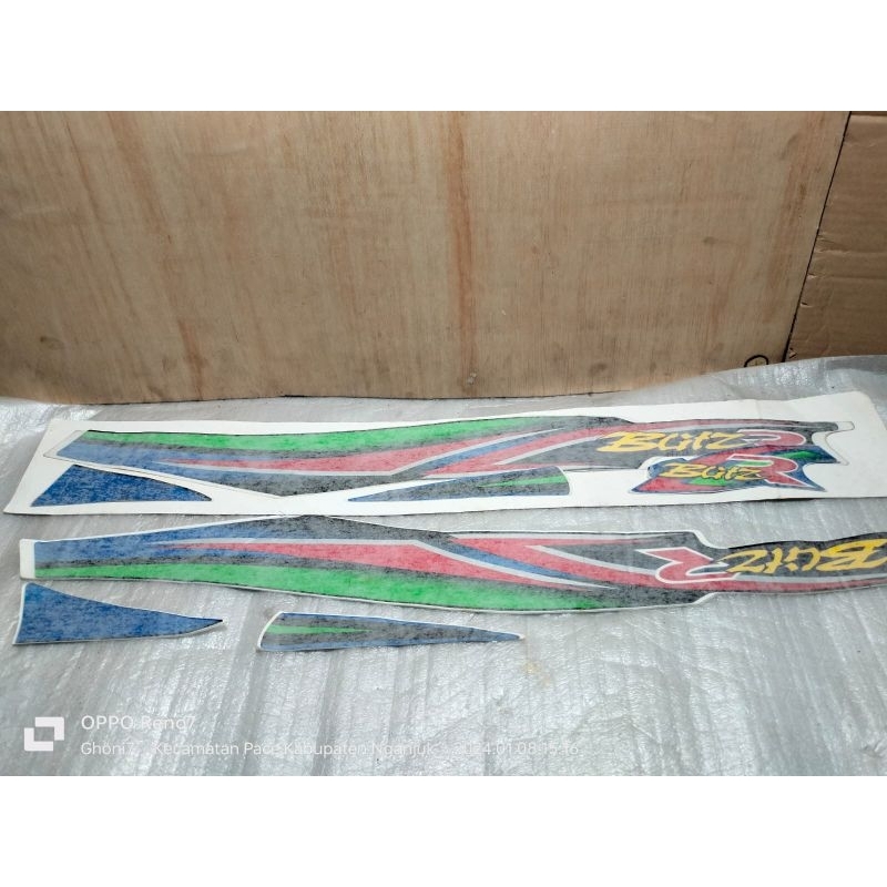 Jual Striping stiker body kanan kiri full set Blitz R warna hijau biru1 ...