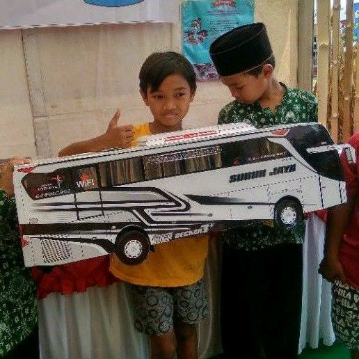 Jual Miniatur Bus Jumbo Subur Jaya Telolet Basuri Skala 1:14 Super ...