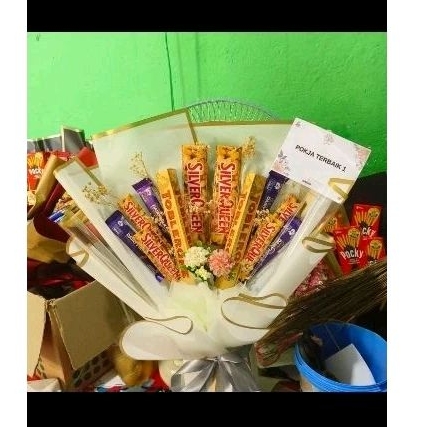 Jual Bucket Snack / Bouquet Coklat Besar Wisuda | Shopee Indonesia