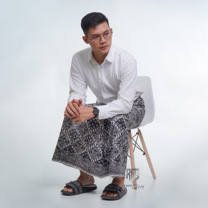 Jual Sarung Batik Cap Pekalongan Sarung Rogoselo Hitam Putih | Shopee ...