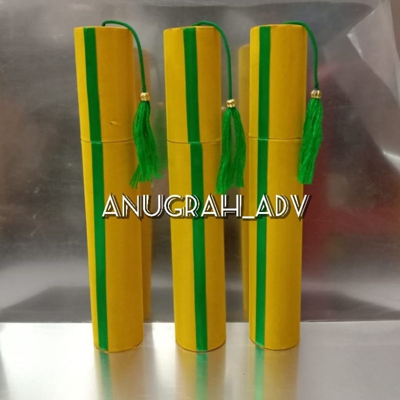 Jual tabung wisuda mahasiswa - KUNING LIST HIJAU | Shopee Indonesia