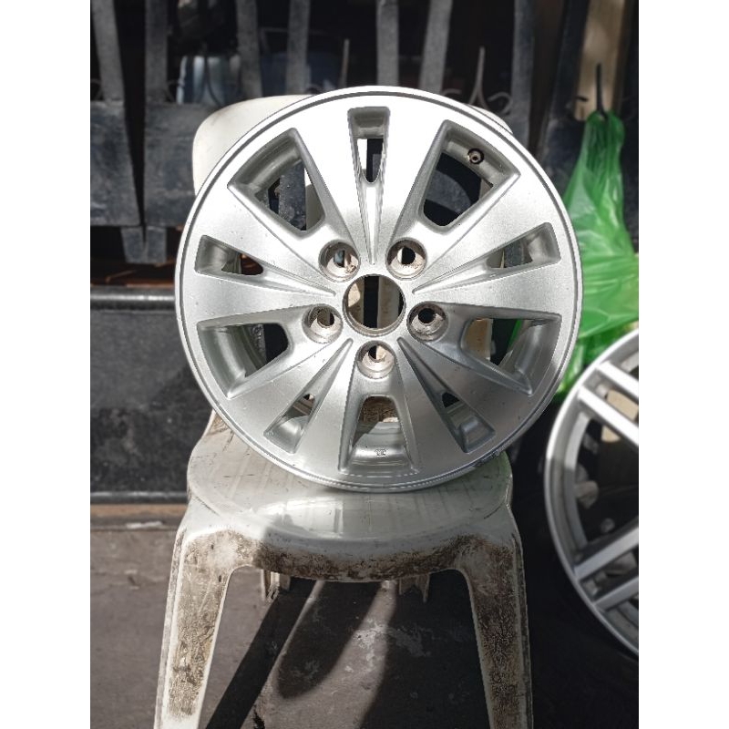 Jual cuma 1 pcs velg standart oem original Toyota Kijang innova Type V ...