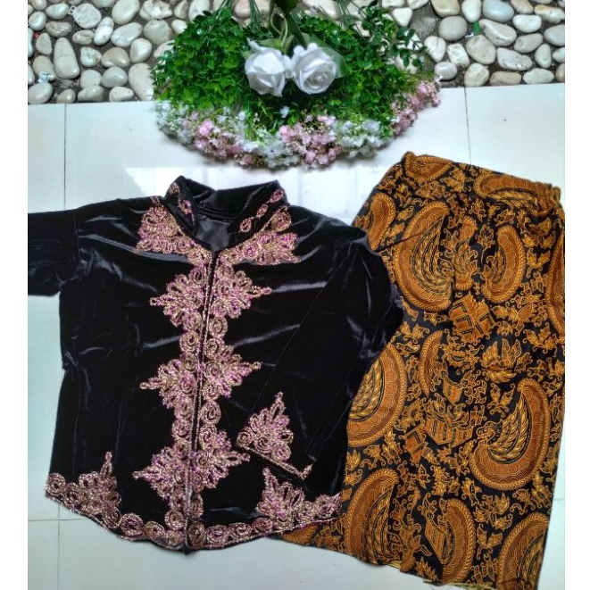 Jual Set Beskap Bludru Klabang Gunungan Anak Cowok | Shopee Indonesia