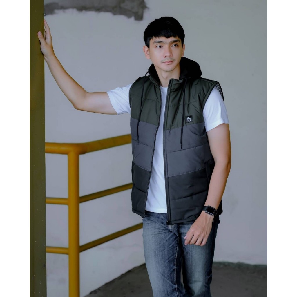 Jual Rompi Taslan Pria Waterfroop the bojiel / Rompi Outdoor Pria ...