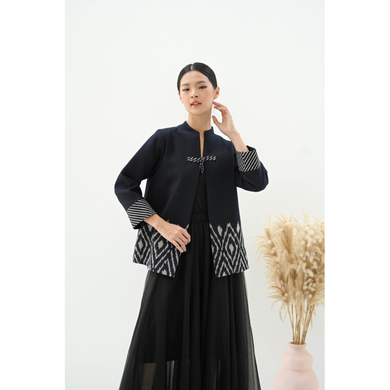 Jual blazer tenun ethnic - blazer tenun - blazer wanita | Shopee Indonesia