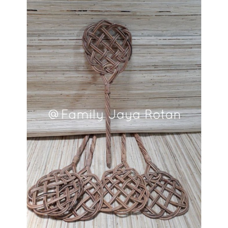 Jual Premium Sapu kasur rotan tepak kasur rotan Nik | Shopee Indonesia