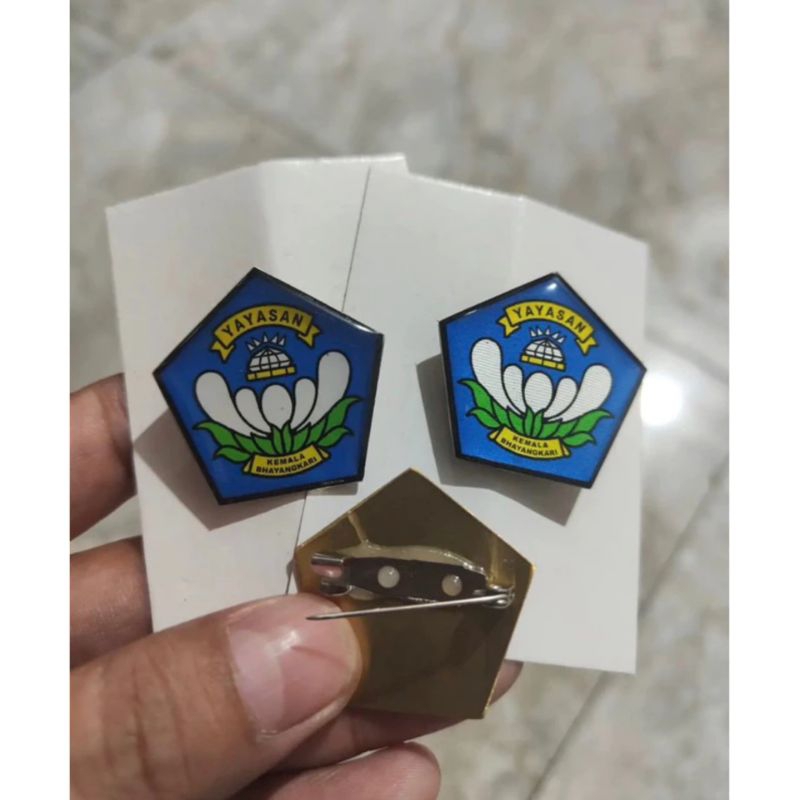 Jual LENCANA YKB (Yayasan Kemala Bhayangkari) | Shopee Indonesia