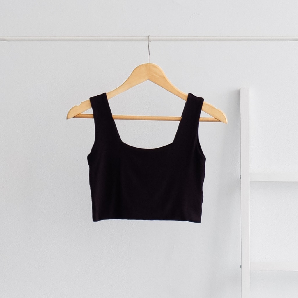 Jual Isla Mia Crop Tanktop Square Neck - Tanktop Kekinian - Pakaian ...