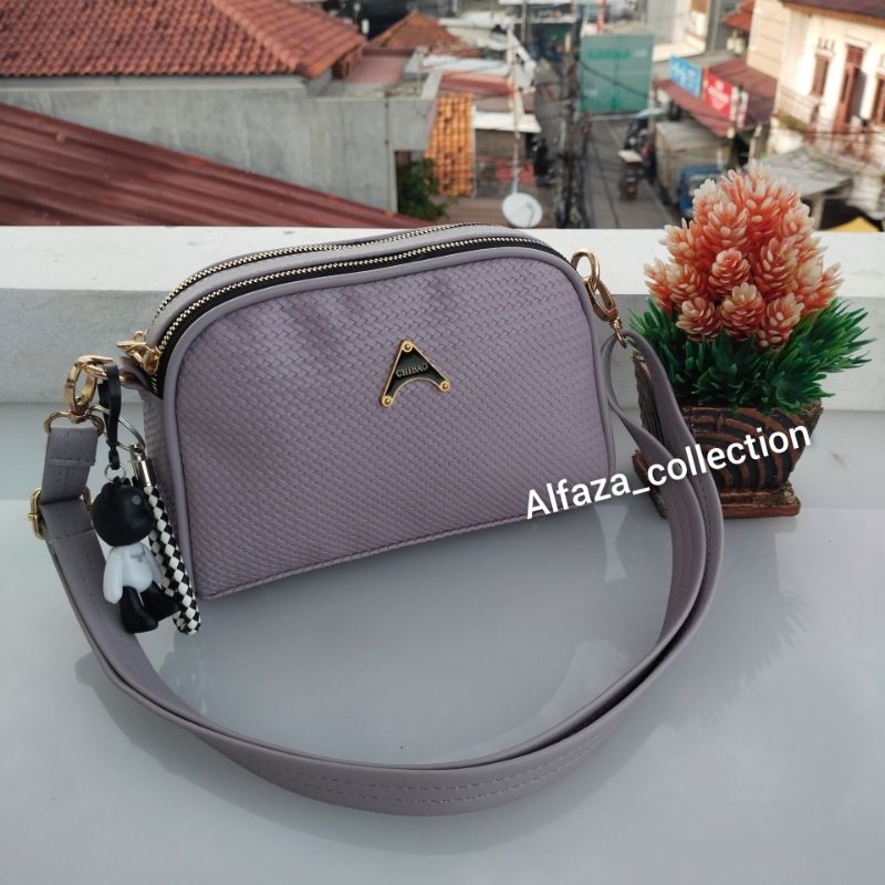 Jual alfaza tas slempang mini bahan tikar anyam | Shopee Indonesia
