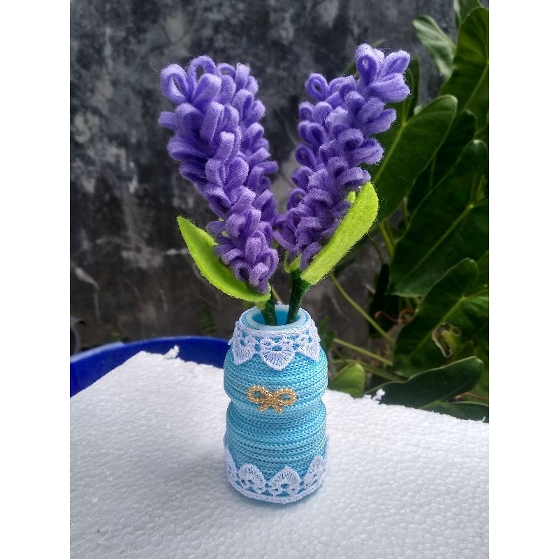 Jual prakarya botol bekas/vas dan bunga lavender/hasta karya(sudah ...