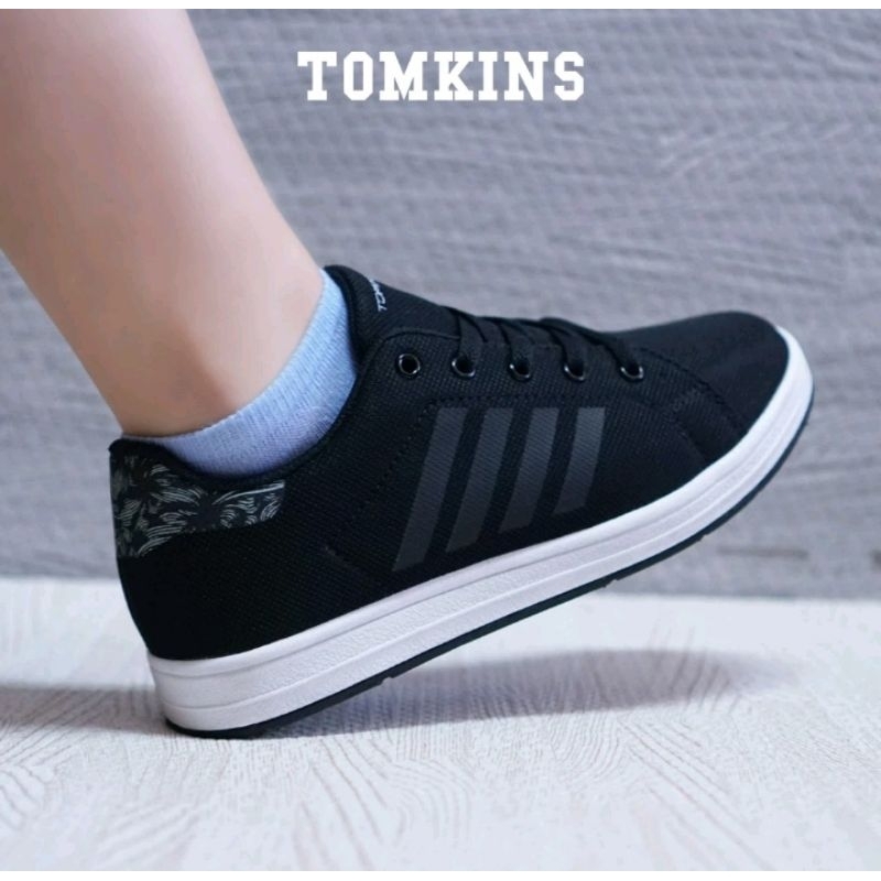 Jual Sepatu Tomkins VICKY hitam putih untuk wanita | Shopee Indonesia