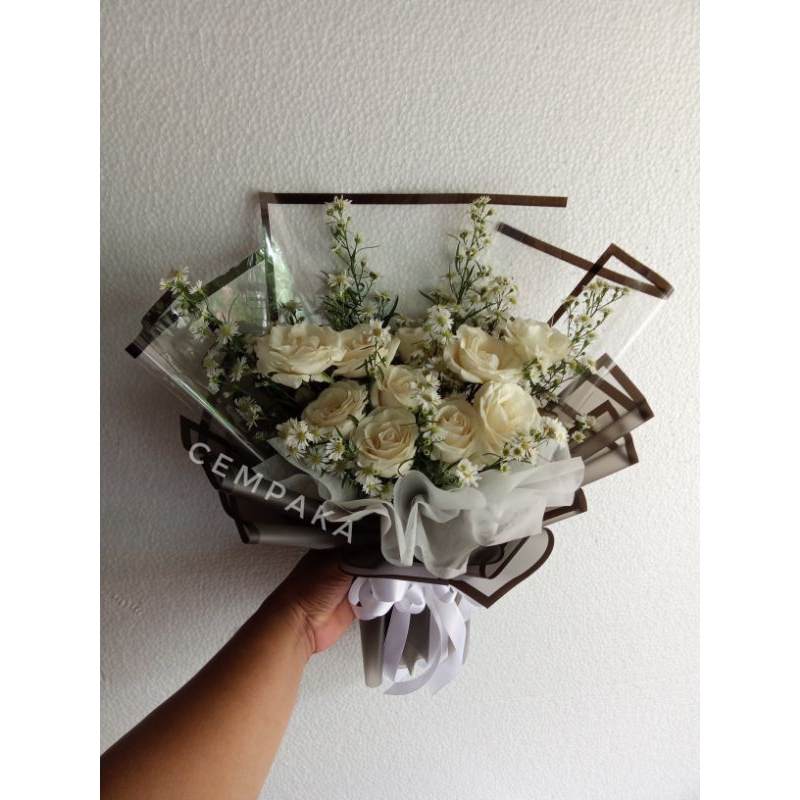 Jual Buket bunga mawar segar surabaya / toko bunga surabaya | Shopee ...