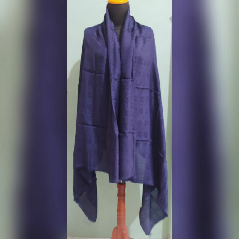 Jual Kain Tenun Semi Sutra warna Navy untuk bahan gamis/tunik | Shopee ...