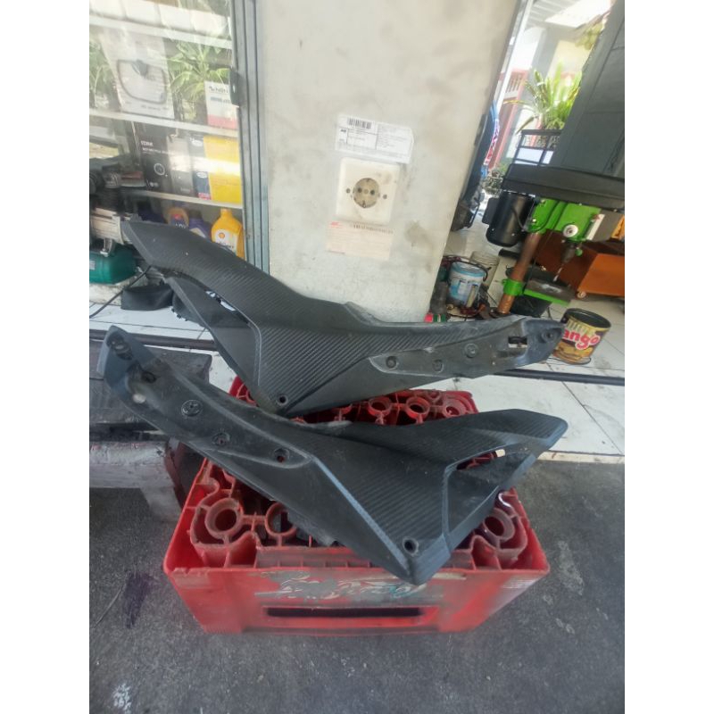 Jual body kasar kiri kanan cb150r | Shopee Indonesia