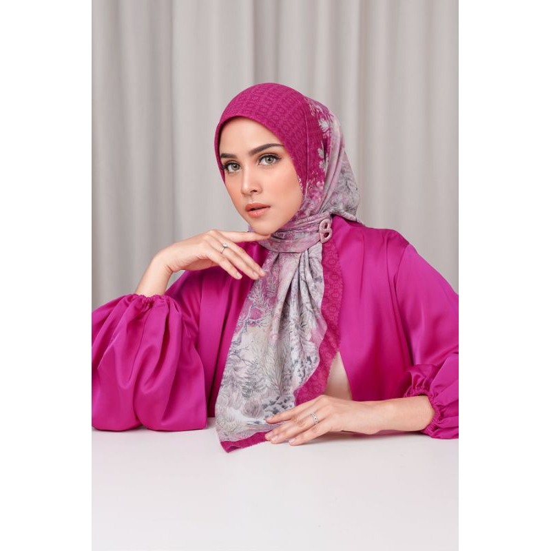 Jual Buttonscarves Holiday Series (SIAP GOJEK) | Shopee Indonesia