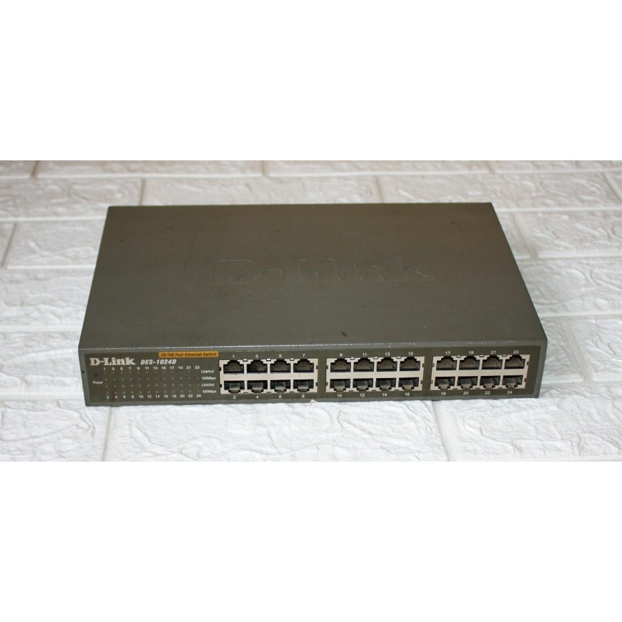 Jual HUB SWITCH 10 100 RACK MOUNT 24 PORT D-LINK DES-1024D ALL PORT OK ...