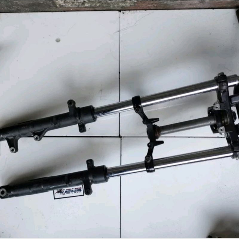 Jual bottem bottom shock shockbreaker depan as set sgitiga fork original honda cb 150 r 150r led ...