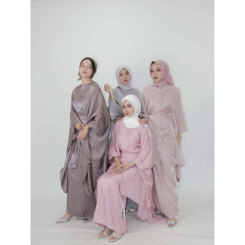 Jual STYLED.ID ELAYA TWO PIECE SET SHIMMER / one set Malaysia - outfit ...