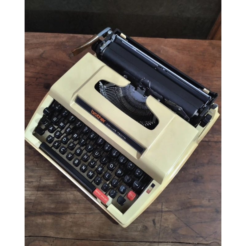 Jual Vintage 1970s Brother Deluxe 750TR Manual Typewriter, made in ...