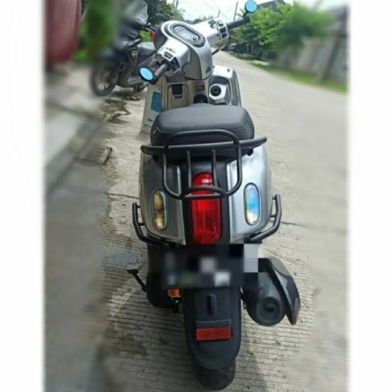 Jual REAR RACK BEHEL FAZZIO MODEL VESPA MATIC | Shopee Indonesia