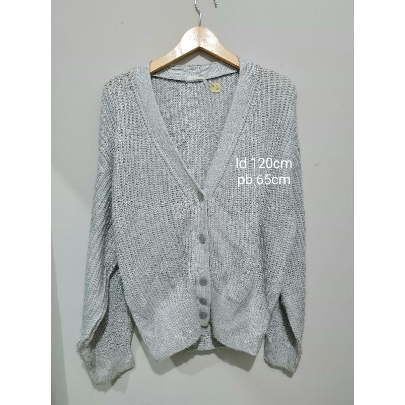 Jual cardi rajut jaring tebal Light grey gliter silver (preloved ...