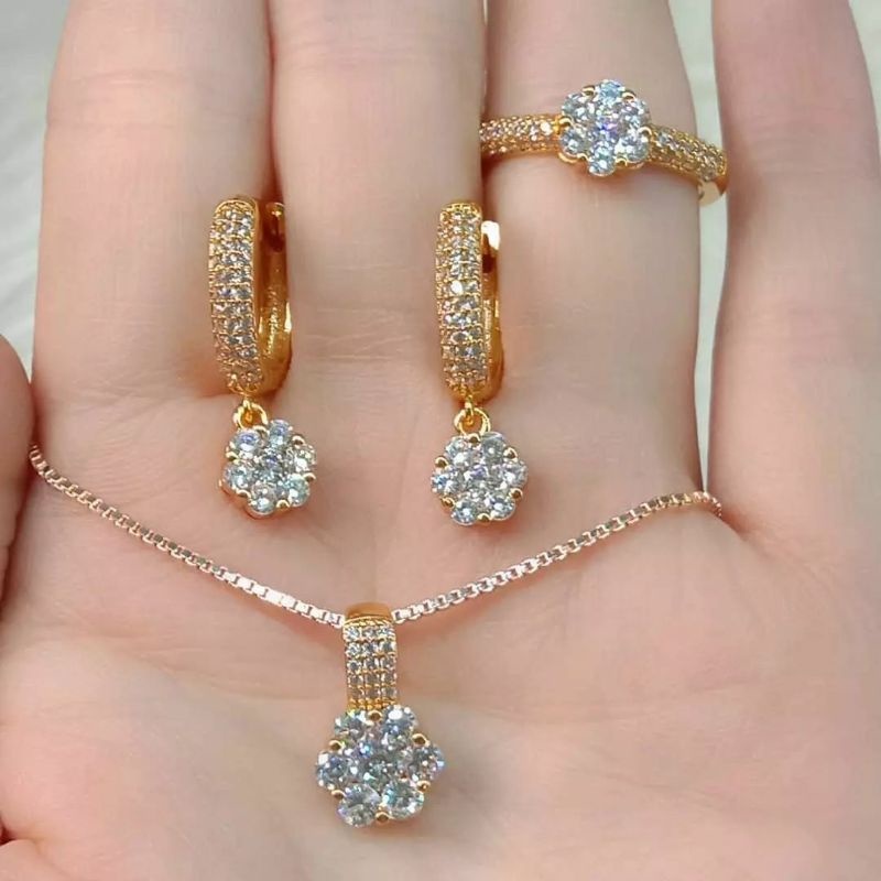 Jual La Vienne - Kinza Gold dan Silver - Set Perhiasan Kalung Anting ...