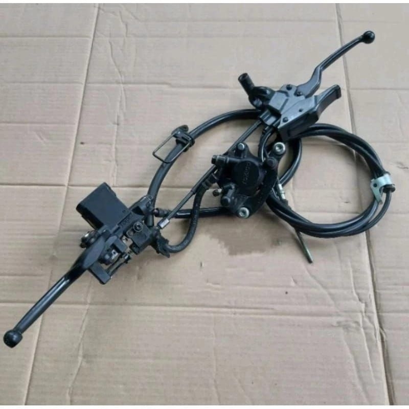 Jual kaliver/rem cakram depan set kombi brake Honda Scoopy beat new ...