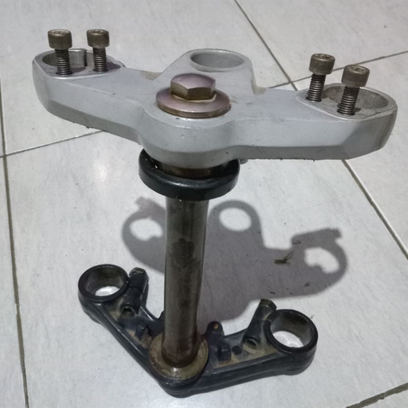 Jual segitiga atas bawah bajaj pulsar 180 ug4 ori copotan | Shopee ...