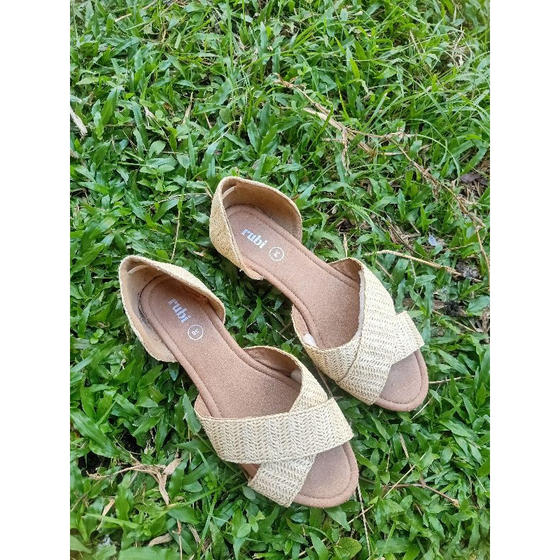 Jual preloved flatshoes rubi | Shopee Indonesia