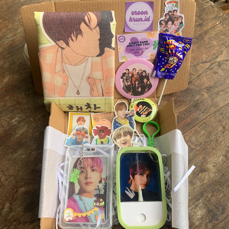 Jual [LANGSUNG KIRIM] HAMPERS GIFT BOX HAND SANITIZER PHOTOCARD HOLDER ...