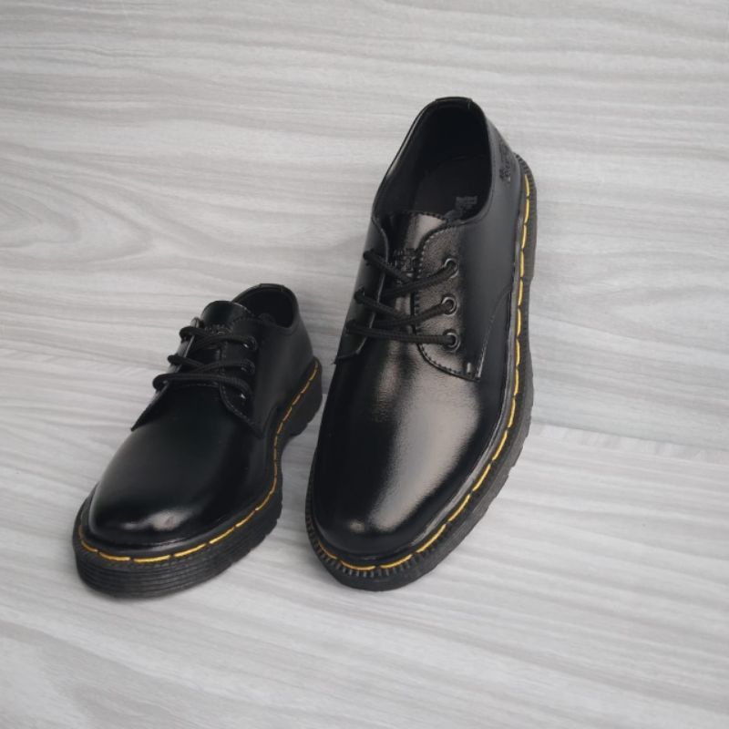 Jual Sepatu docmart pria 3 hole/Sepatu casual formal hitam pria ...