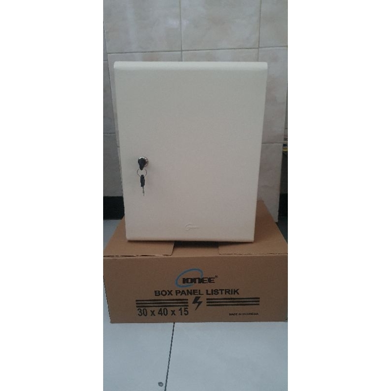 Jual Box Panel Listrik Kunci Putar 30x40x15 Ionee | Shopee Indonesia