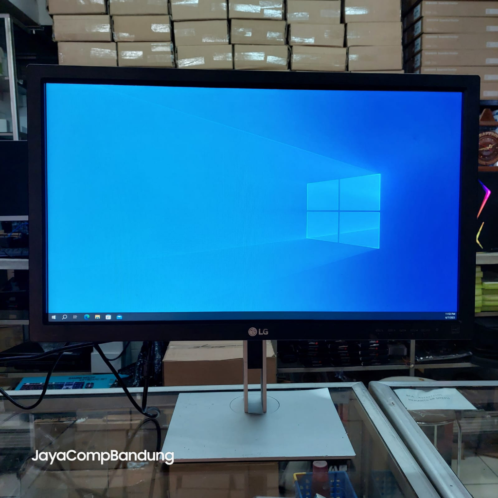 Jual Monitor 24 inch Samsung /LG Original / Monitor 24 Inch Samsung/ LG ...