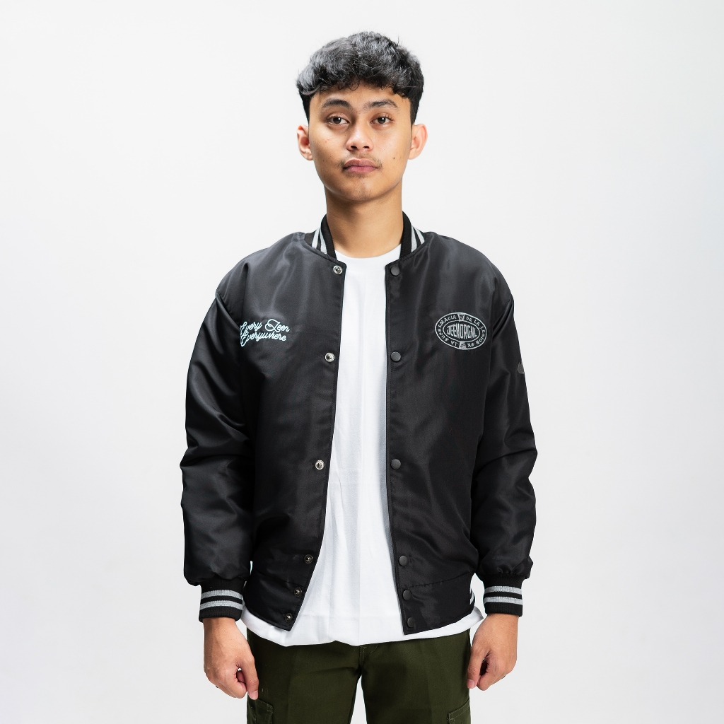 Jual JEEN | Giant Varsity Jaket / Jaket Parasut Jaket Bomber Terbaru ...