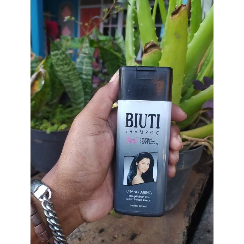 Jual SHAMPOO BIUTI KEMASAN JADUL ( KOLEKSI BARANG JADUL HANYA UNTUK PAJANGAN ) | Shopee Indonesia