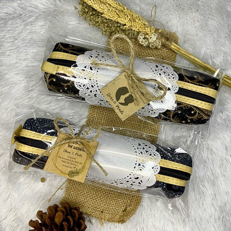 Jual Souvenir Pernikahan Tempat Pensil Batik Khas Jogja 19 x 7 cm (1kg muat 50pcs) | Shopee ...