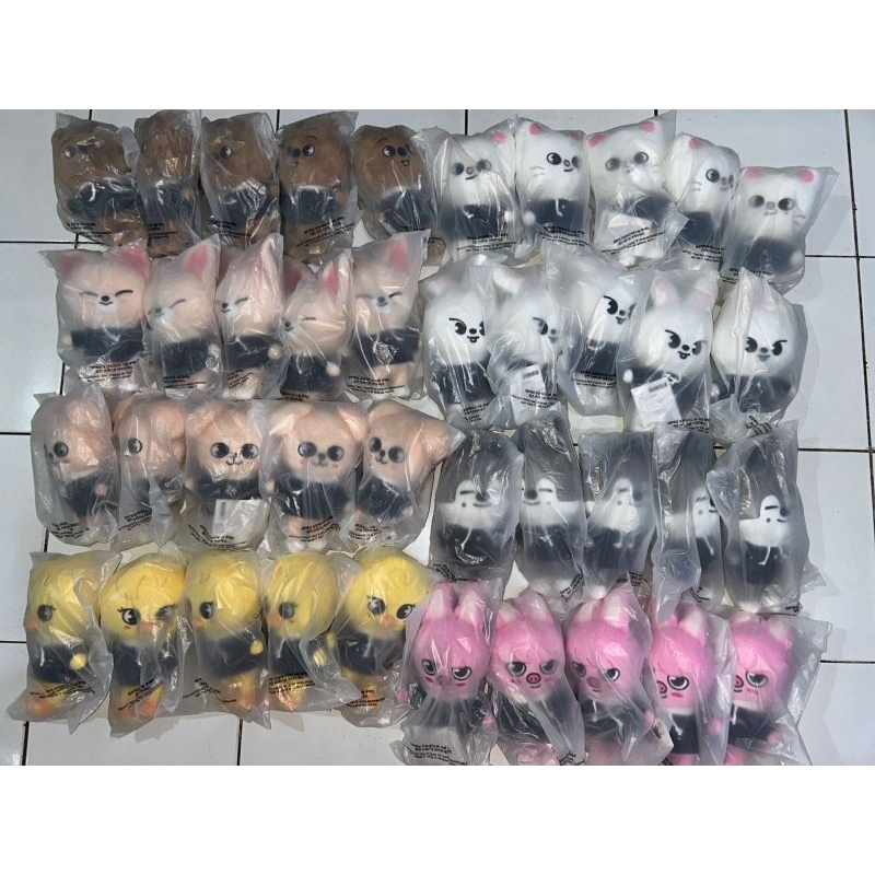 Jual Merchandise skzoo original 20 cm magic school stray kids wolfchan leebit jiniret dwaekki ...