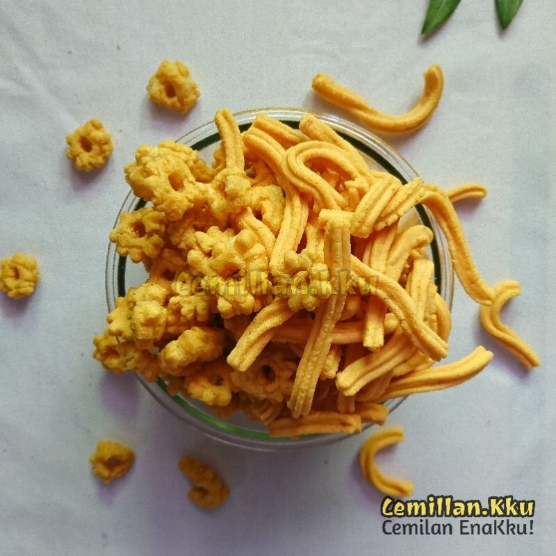 Jual 500gr Kembang Sakura / Cipiran Kuning Snack Jadul rasa Bawang ...