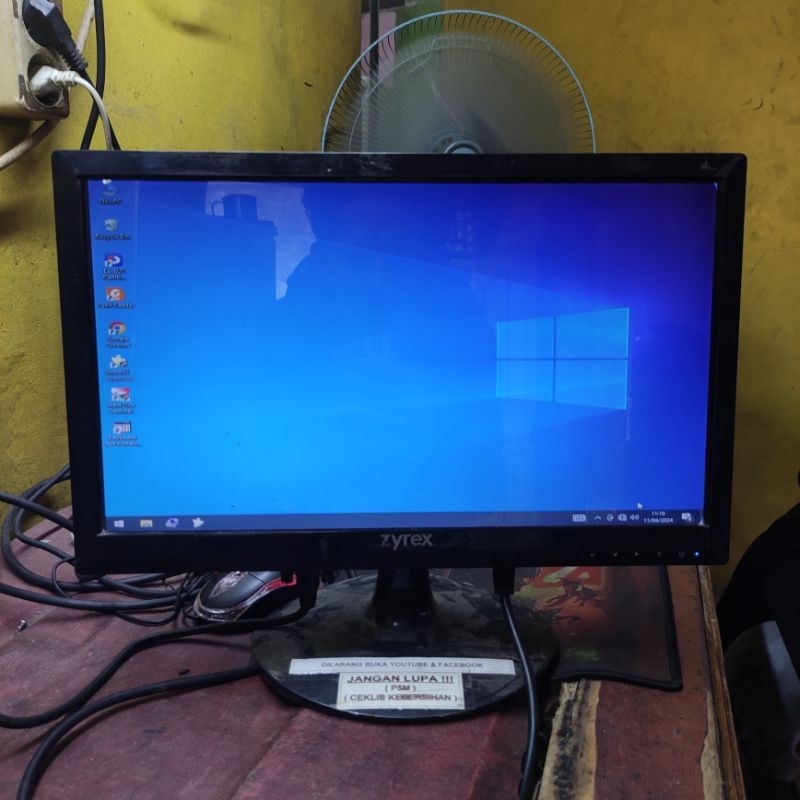 Jual Monitor Lcd/Led 16/17 grade C minus garis, polaris, dan spot ...