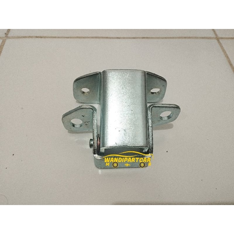 Jual ENGSEL PINTU MOBIL FUTURA ATAS DAN BAWAH | Shopee Indonesia