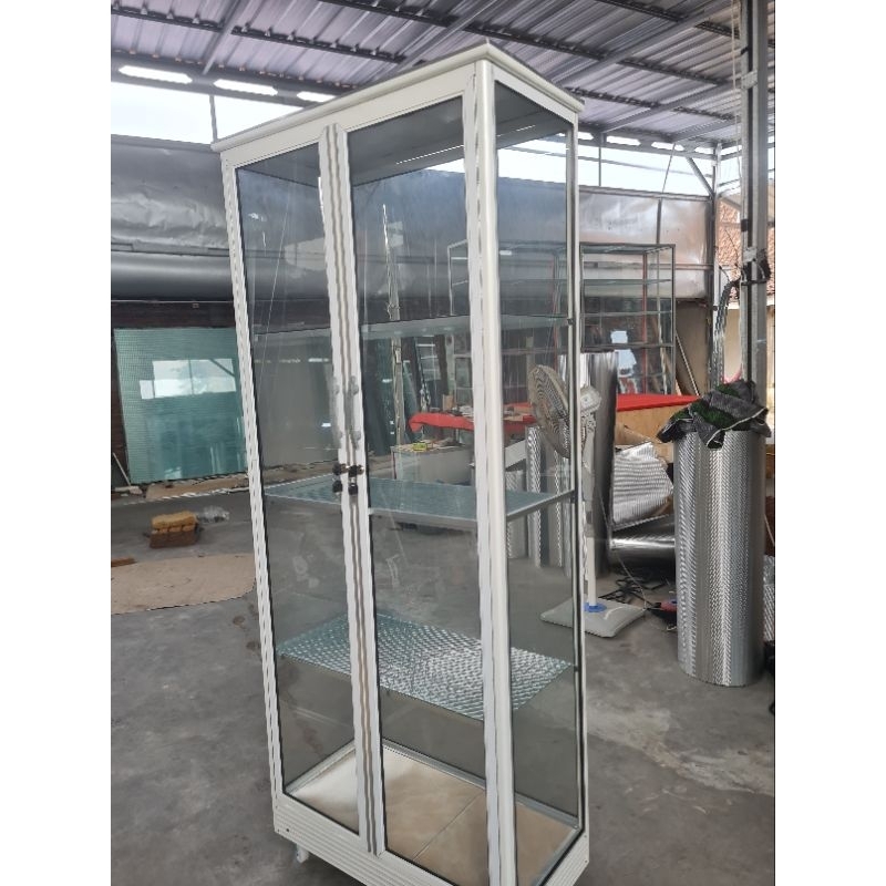 Jual Lemari hias kaca alumunium / almari kaca display alumunium ...