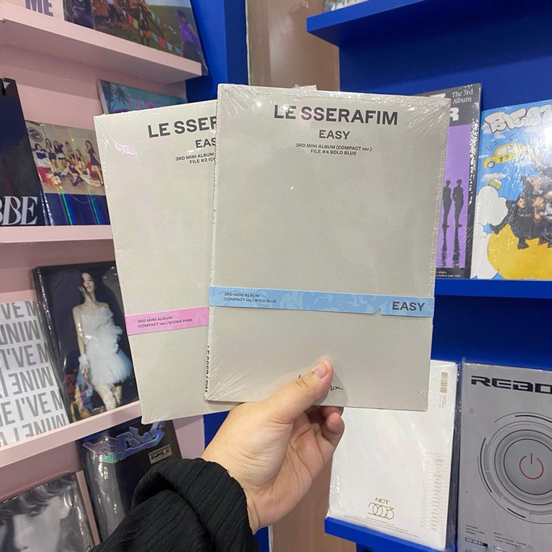 Jual ALBUM LE SSERAFIM - EASY COMPACT VER | Shopee Indonesia