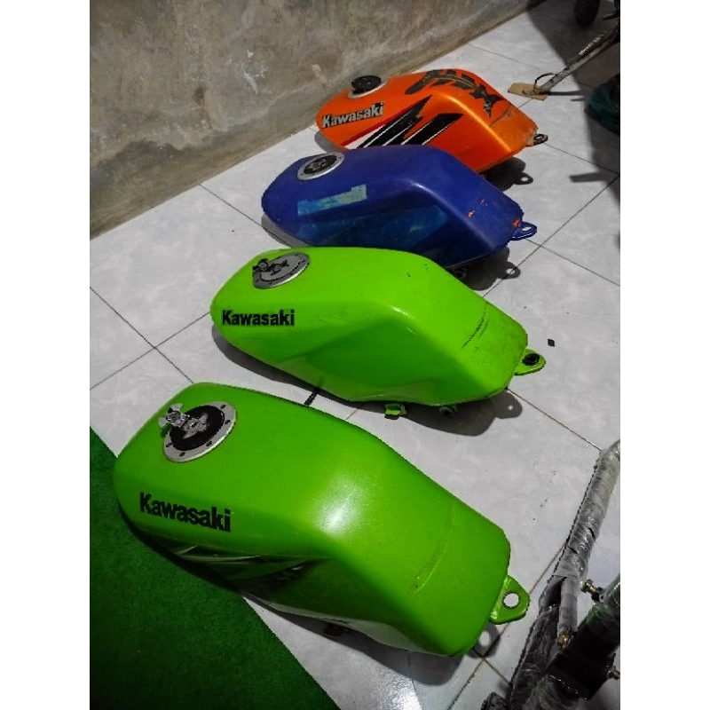 Jual Tangki ninja R/SS set sensor tutup & kran. bahan repaint | Shopee ...