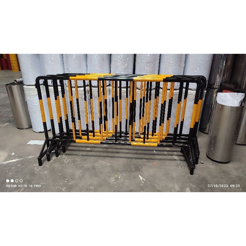 Jual PAGAR PEMBATAS JALAN / ROAD BARICADE 200x45x120 | Shopee Indonesia