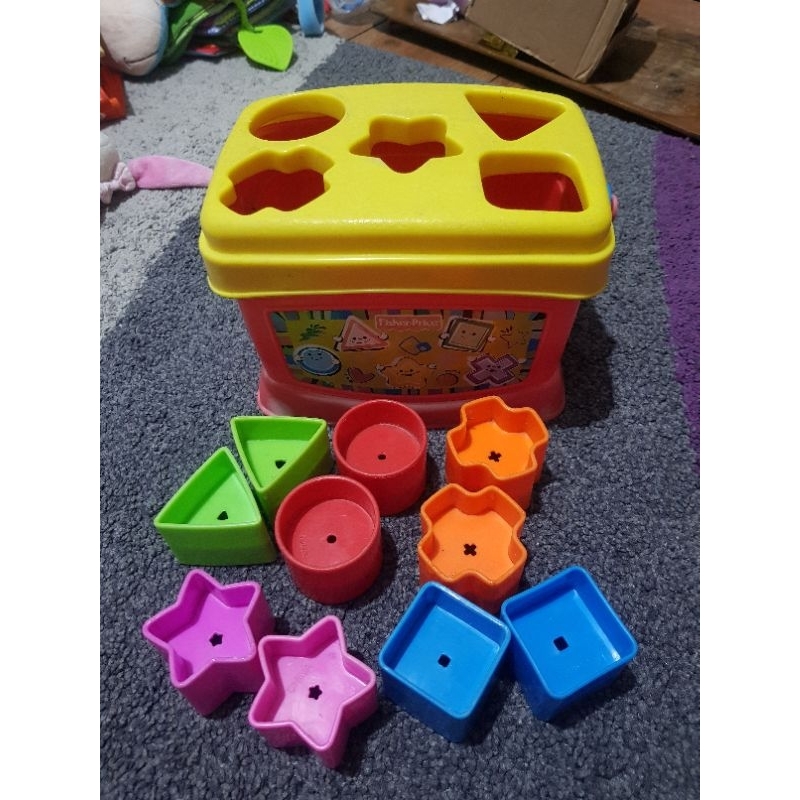 Jual Fisher price first baby blocks preloved mainan shape sorter ...