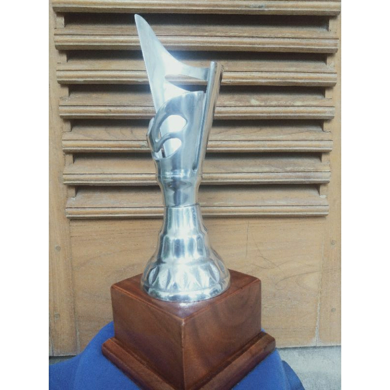 Jual Tropi/piala logam motif obor pendek | Shopee Indonesia
