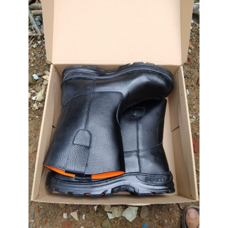 Jual Glosir sepatu safety krusser booth termurah Bandung cibaduyut ...